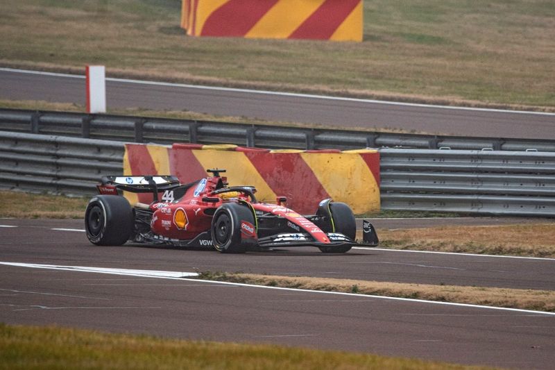 Fotogallery F1 | L'esordio di Hamilton sulla Ferrari a Fiorano