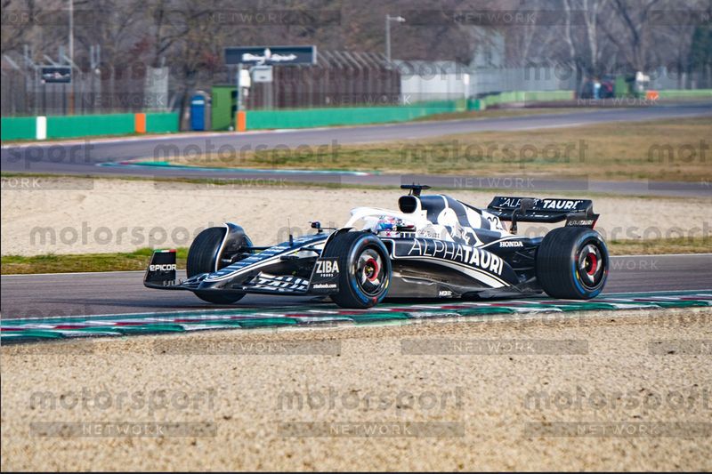 Eerste coureurs in F1-auto gespot: Tsunoda en Ricciardo in Imola