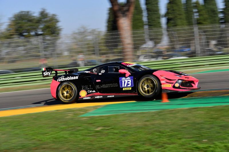 Ferrari photo gallery | Hot Saturday for the Imola World Finals