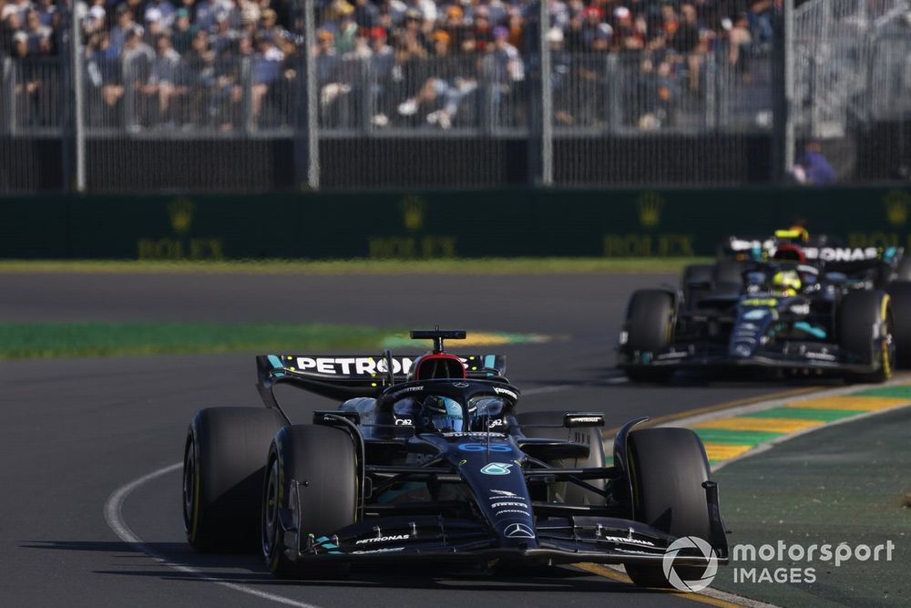 Russell: "Hamilton'ın takım arkadaşım olması beni kurtardı"