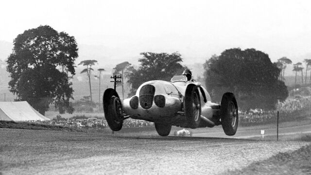 History of the Mercedes W125 - Formula 1 Videos