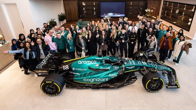 Zwiedzanie fabryki zespołu Aston Martin F1 - Formuła 1 Filmy