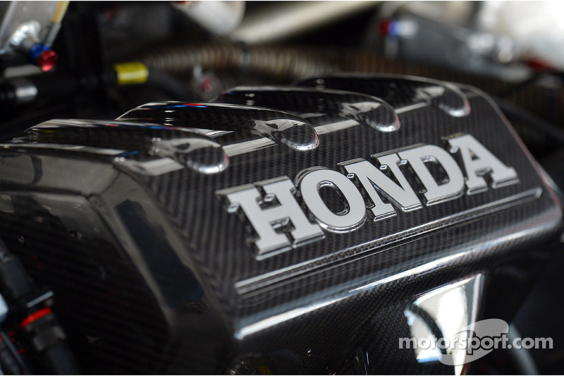 Gilles Simon working on F1 engine for Honda