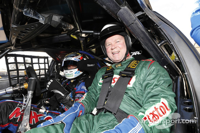 ARU CEO Bill Pulver takes a ride in a V8 Supercar at Sydney Motorsport ...