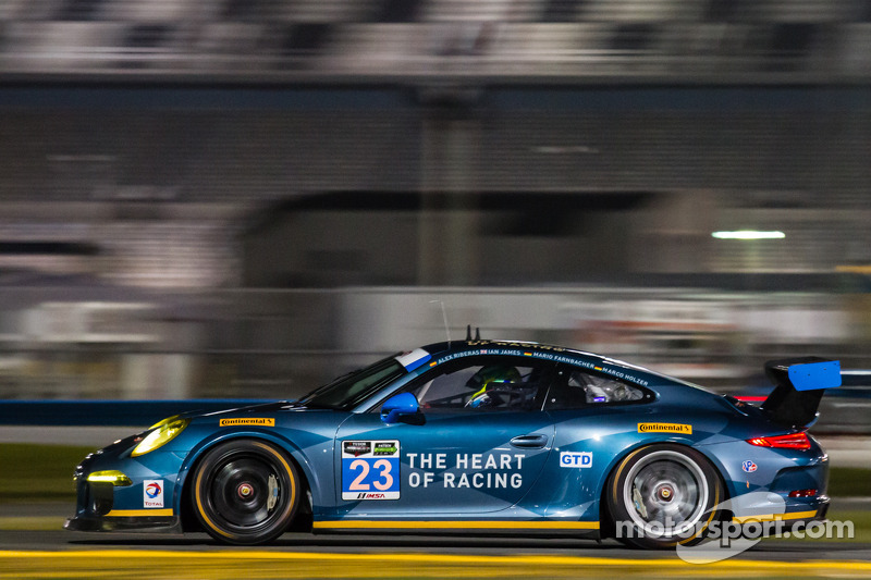 Team Seattle-The Heart of Racing ready for race and the cause