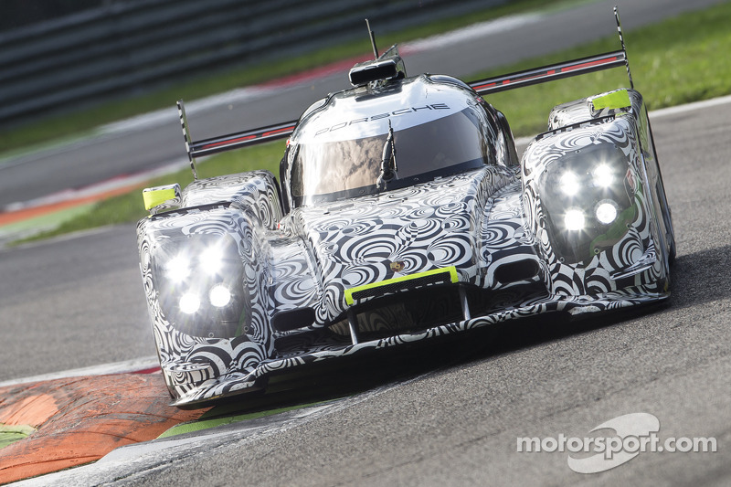Porsche starts in Le Mans with four works cars
