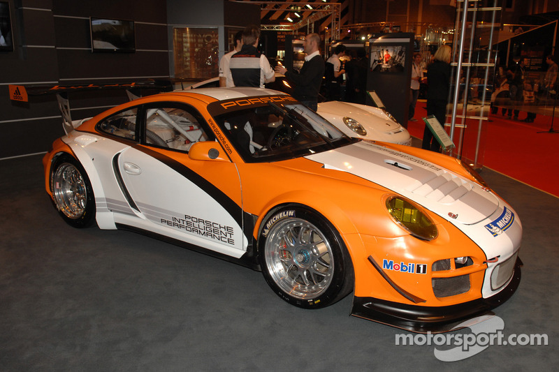 Bamber wins while Tan takes brilliant Class B victory