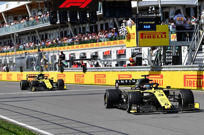 Renault Formula 1 team had to manage "communication crisis"