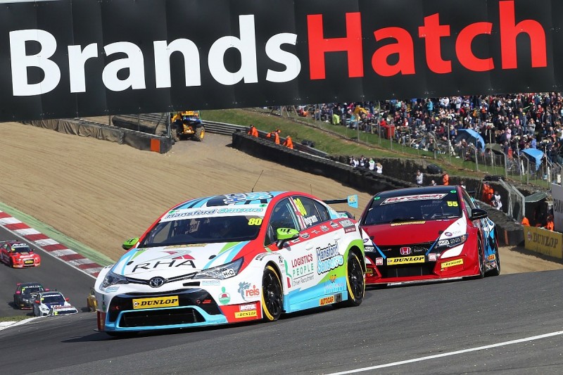 BTCC Brands Hatch: Ingram takes convincing win in season opener