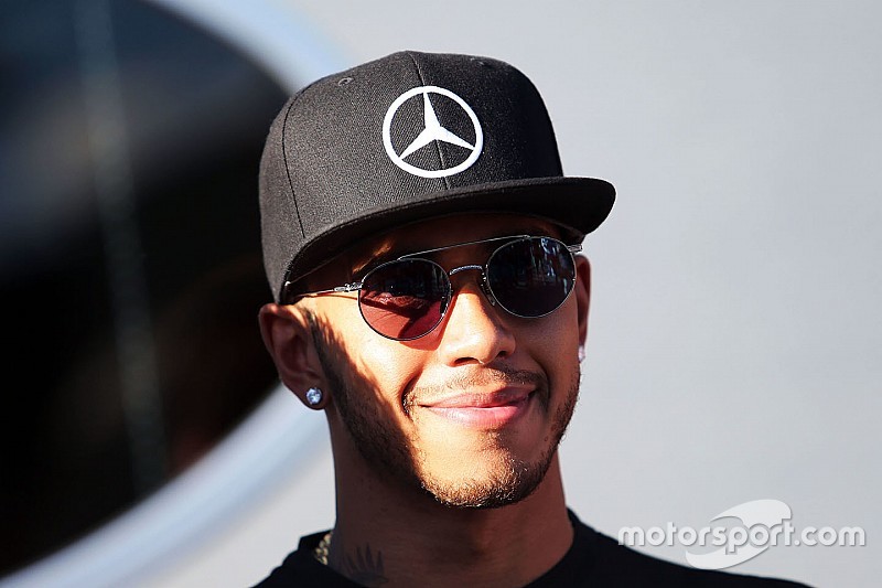 Hamilton: Senna record an emotional milestone