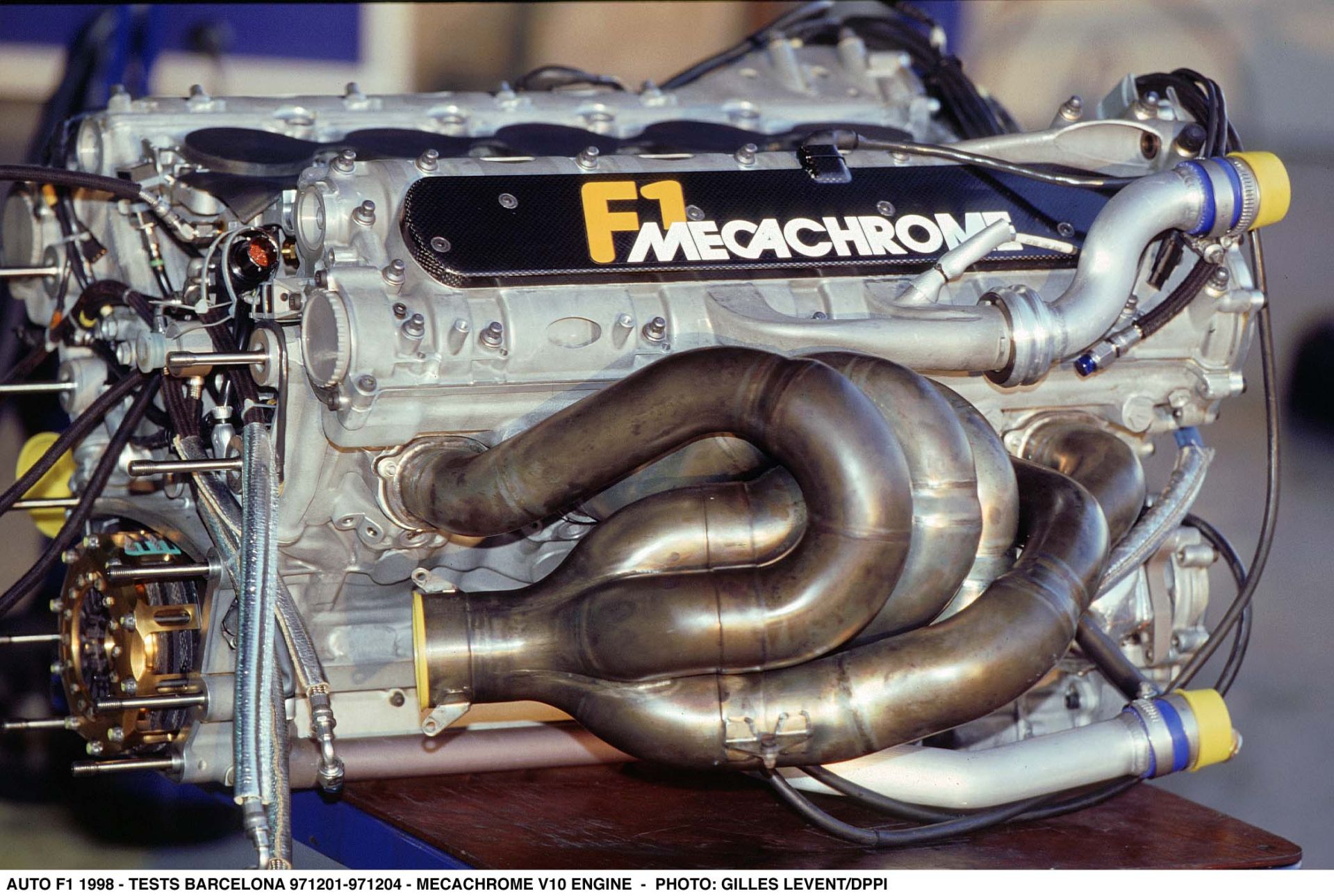 Újabb jelentkező a Forma-1-es motorpályázatra! 2017-től jöhet a ...