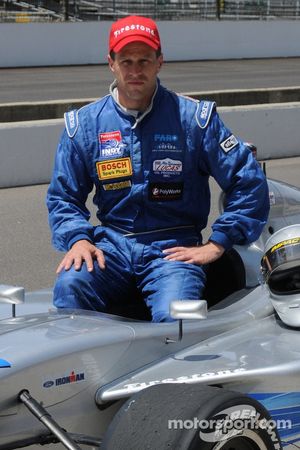 Mickey Gilbert Profile - Bio, News, High-Res Photos & High Quality Videos