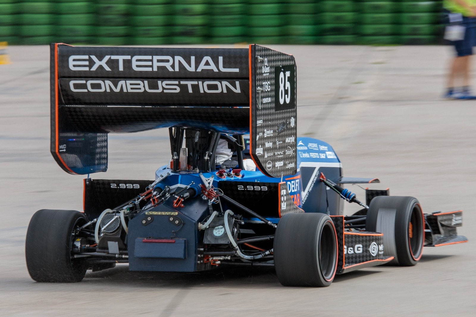 TU Delft gaat weer voor goud met Formula Student: "Winnen in Duitsland ...